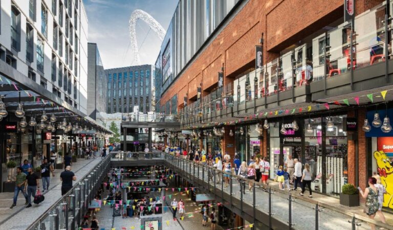 Wembley Stadium guide - tours, hotels, train stations, restaurants